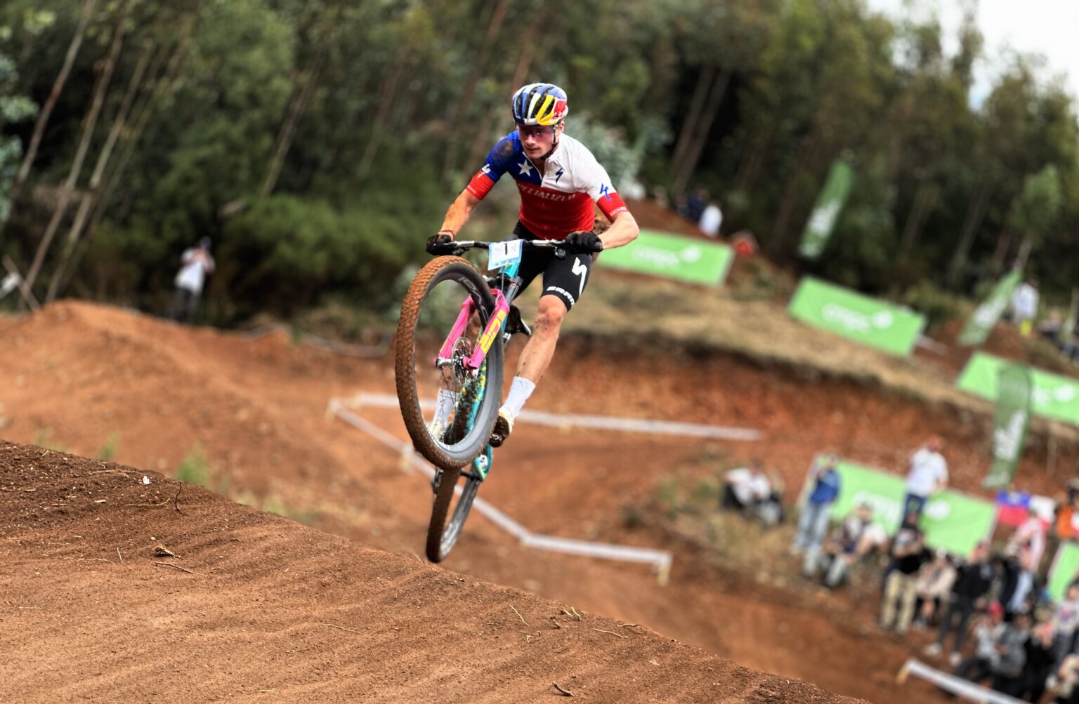 Linaje de campeones: hermanos Vidaurre son campeones del Valdivia Bike Fest 2025 » CMPC
